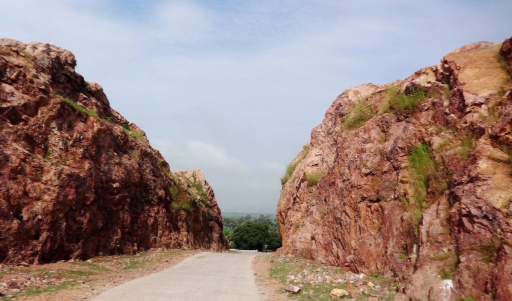 More about Dashrath Manjhi and path created by him at Gahlore | Blog