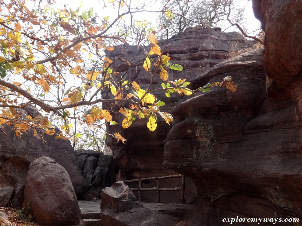 Bhimbetka rock shelters travel guide | cave painting | Ticket | Travel Blog